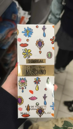Mochino parfem