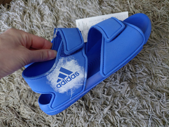 Nove Adidas sandale