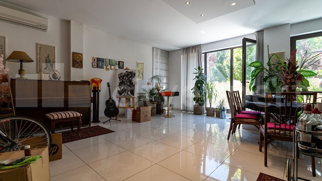 Poslovni prostor za izdavanje BEZ PROVIZIJE: Ostalo, 157m², Matoševa, Voždovac - 1700€