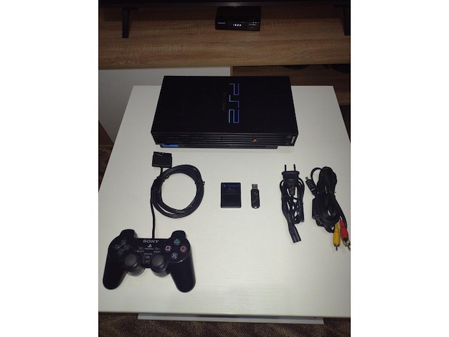 PlayStation 2 Scph 39004 Čipovan+usb 64gb 15igrice