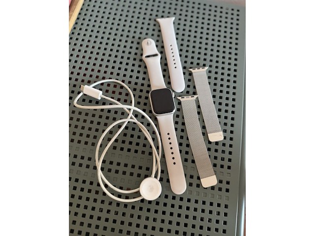 Apple watch series 7 sat serija 7