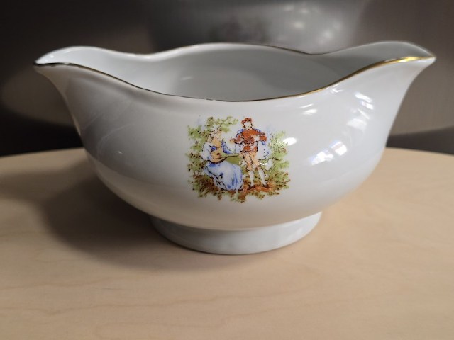 Sosijera porcelan iz starog servisa