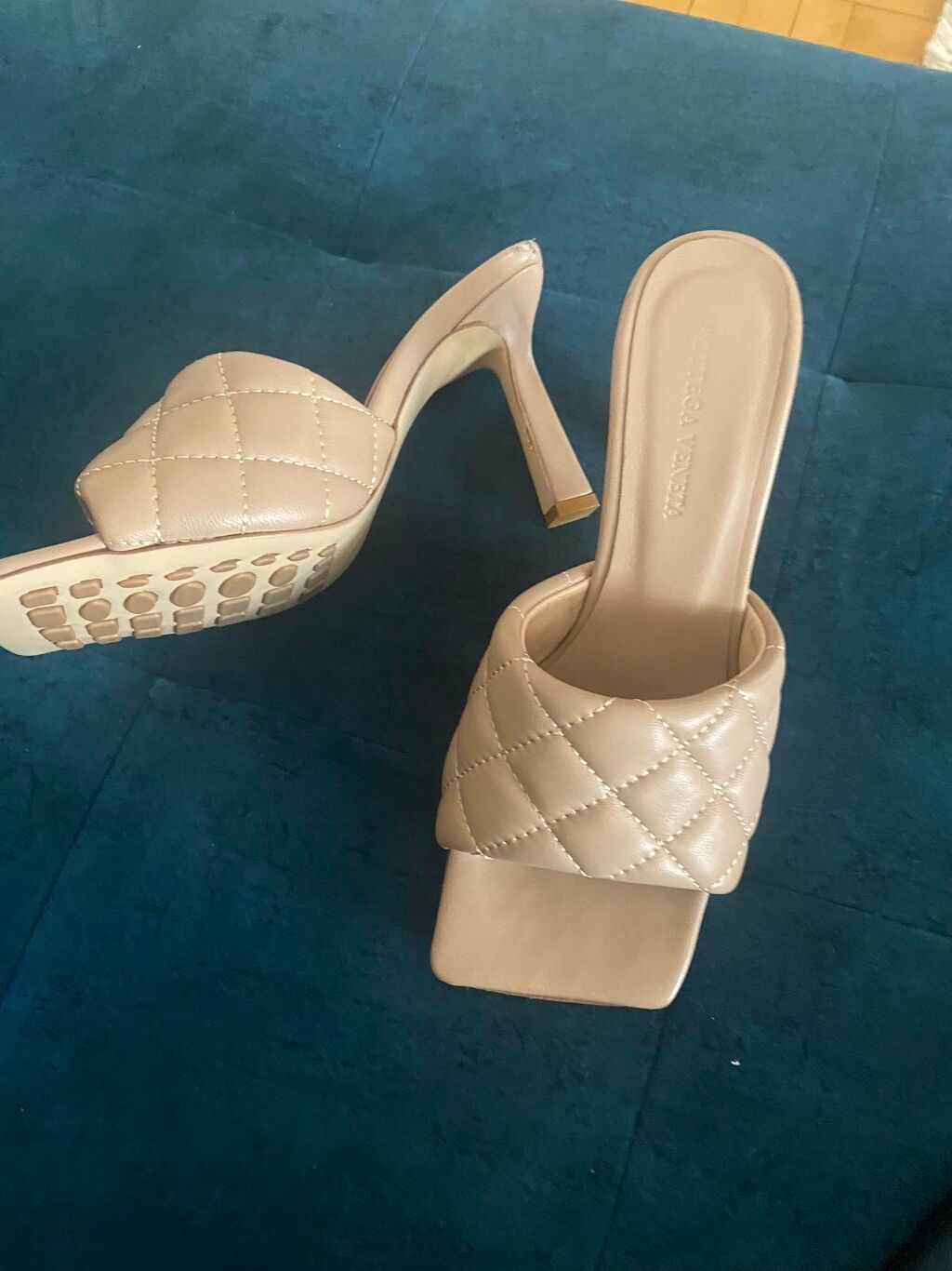 Botega Veneta papuce, 38 broj .Kožne, prelepe