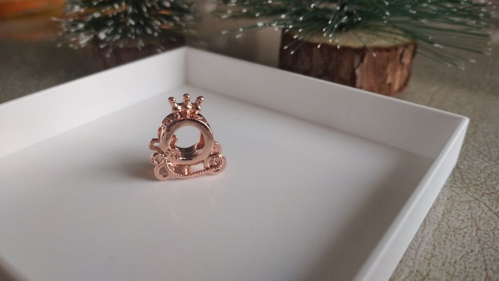 Privezak za Pandora narukvicu – kočija za princezu, rose gold ton -