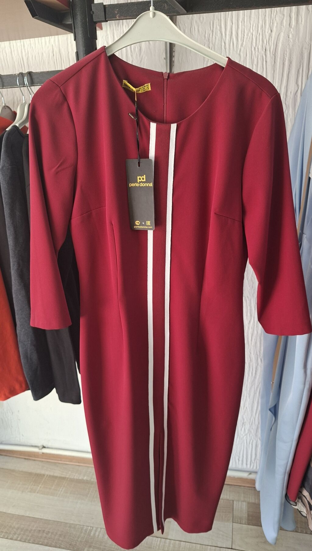 Elegantna haljina Perle Donna – bordo Velicina 36 i 40 -