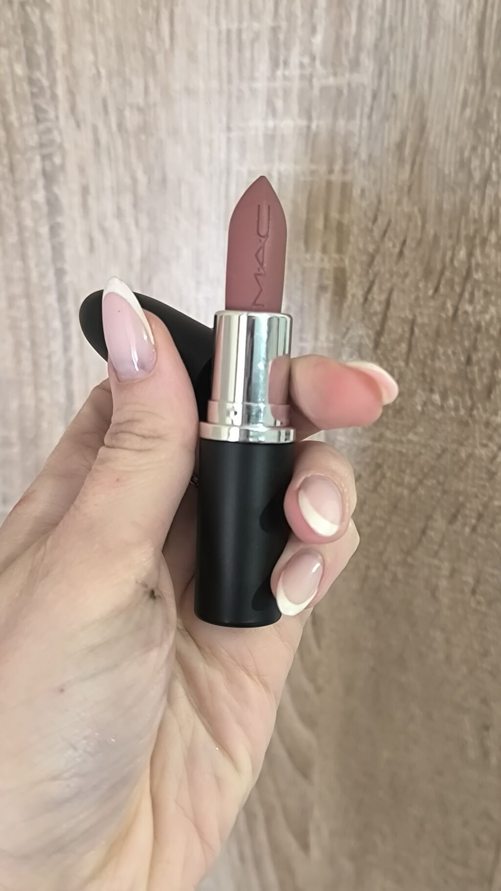 MAC ruž za usne – Velvet Teddy (nijansa 617), mat završnica. -