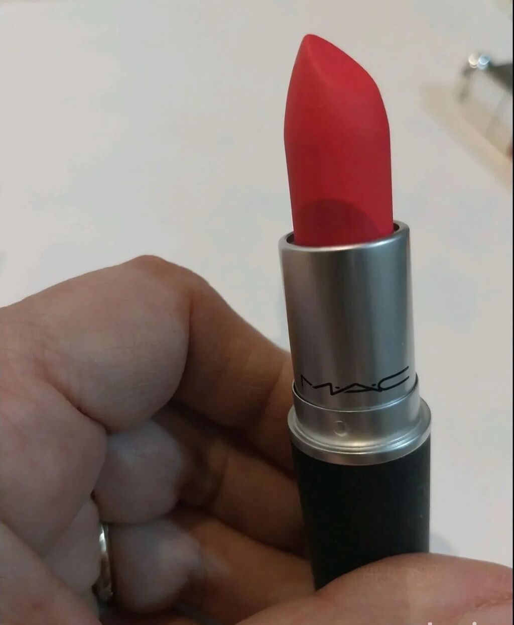 MAC ruž za usne – nijansa 307 Fall In Love - Klasična MAC bullet