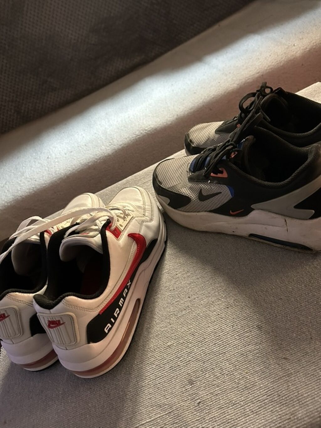 Na prodaju dva para original Nike patika.  Brojevi su 44.  U pitanju