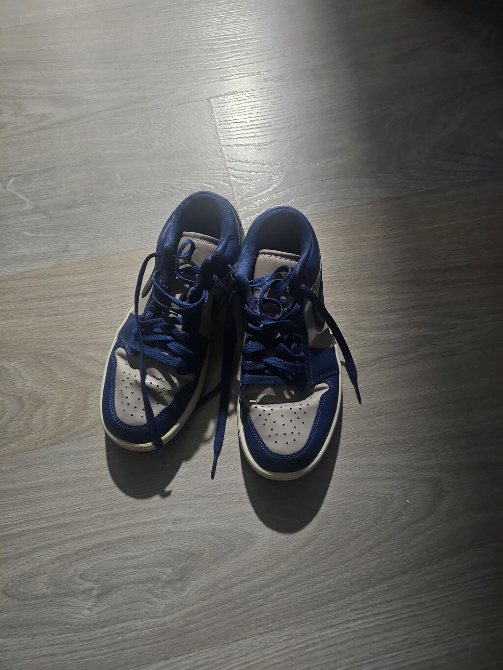 Nike Air Jordan 1 Low patike - Model: Air Jordan 1 Low - Boje: tamno
