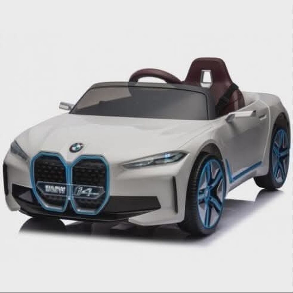 04. 2203 BMW I4 auto na baterije crna BMW i4 auto na baterije