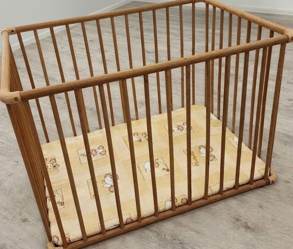Drvena ogradica za bebe - Materijal: masivno drvo sa okruglim