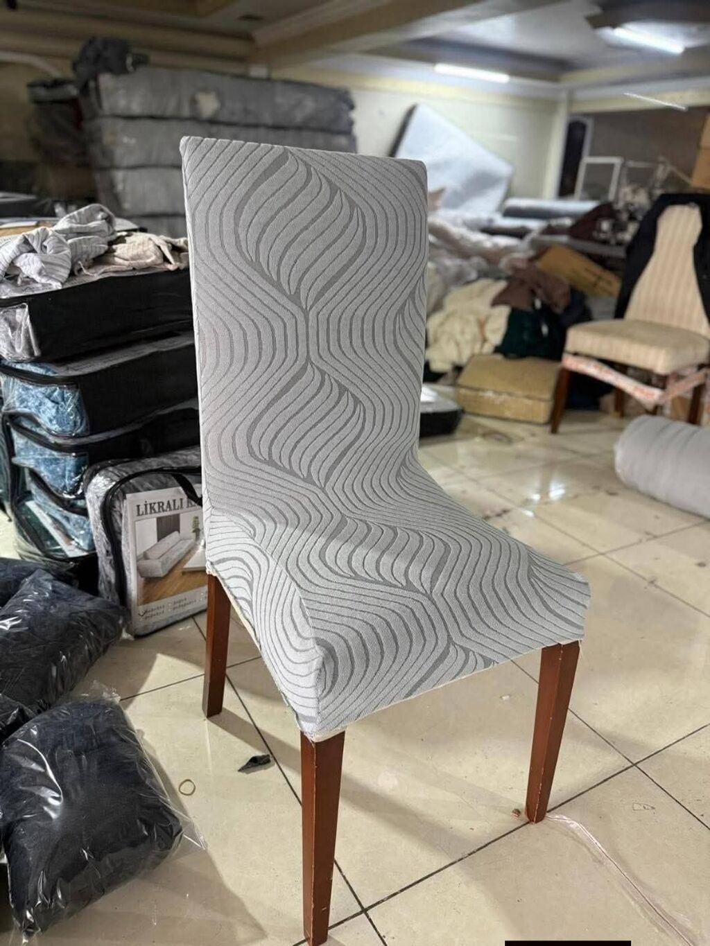 Elastične navlake za stolice,reljefni talasasti dezen. - Materijal