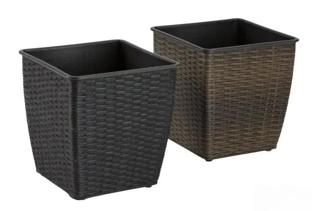BASTENSKA PLETENA SAKSIJA 31X31 CM NOVA ZA TERASU I BASTU | Cene