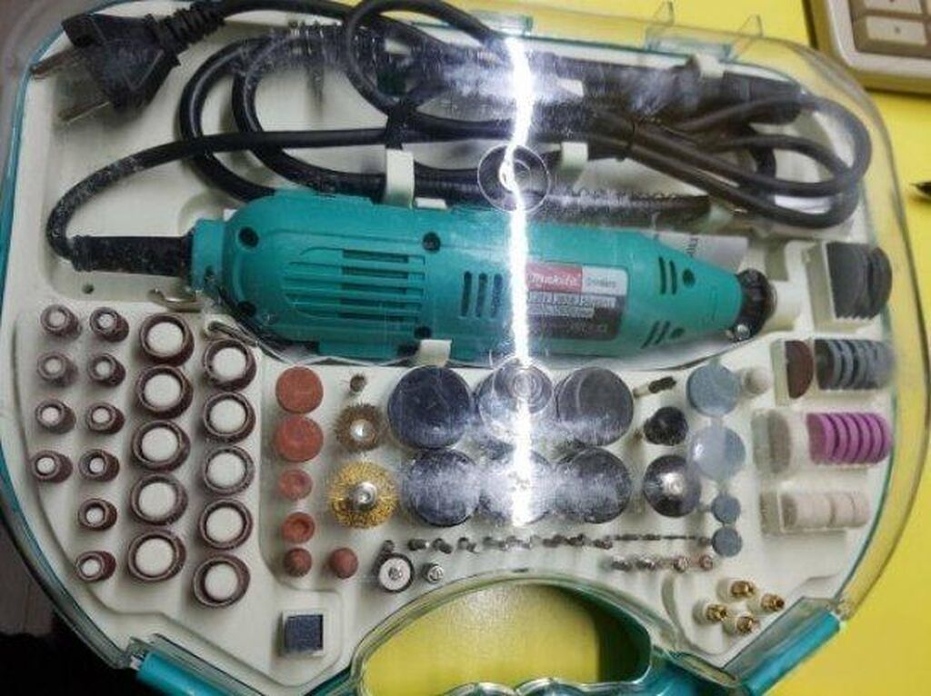 BIJAKS MAKITA CEONA BRUSILICA SA DODACIMA NOVO AKCIJA | Cene nisu