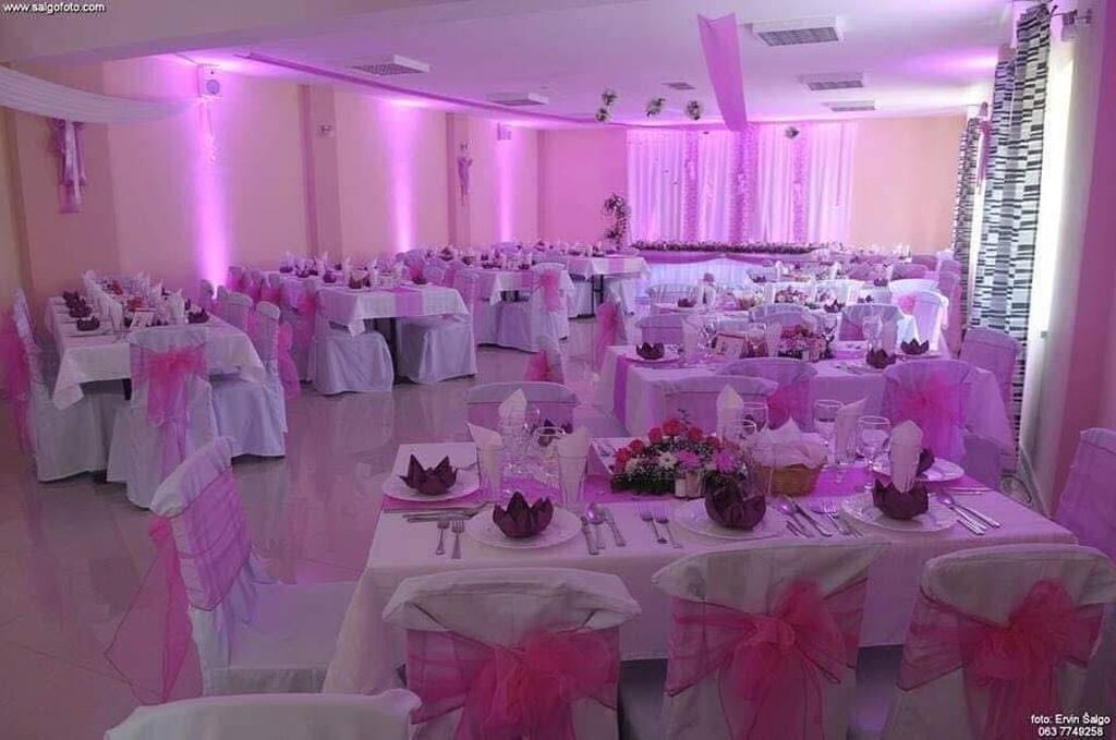 Prodajem 300 komada elegantne bele navlake za stolice. Tel