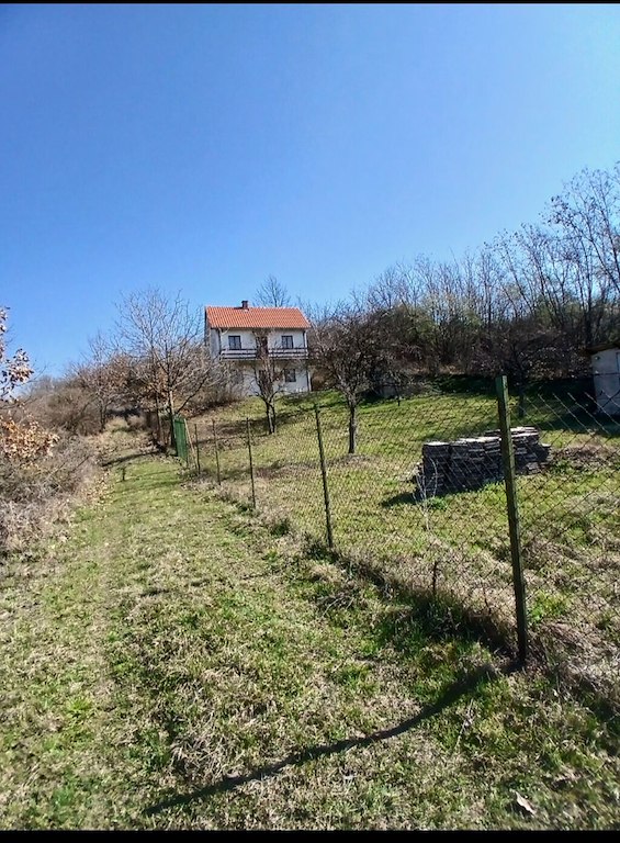 Plac blizu Beograda, posle Bariča, kraj Mislodjina, 10 ari, blaga