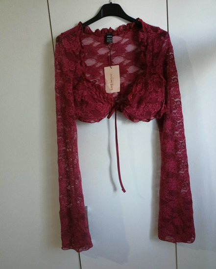 Nov, elegantni crop top