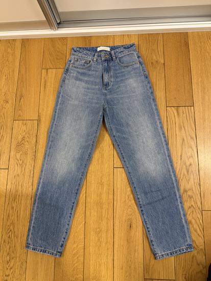 ZARA MOM FIT JEANS