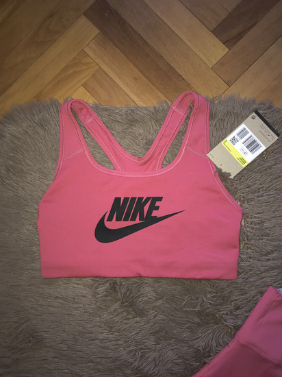 Nike top