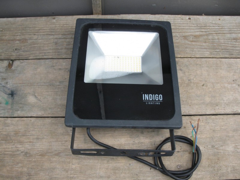 INDIGO Lighting LED reflektor 50W br.2-citaj opis