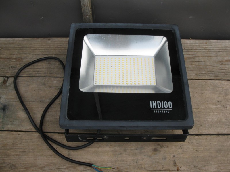 INDIGO Lighting LED reflektor 100W br.3-citaj opis