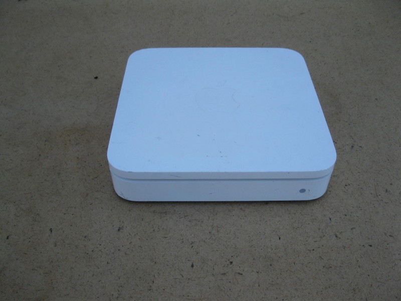 APPLE A1143 dual-band bezicni ruter br.2