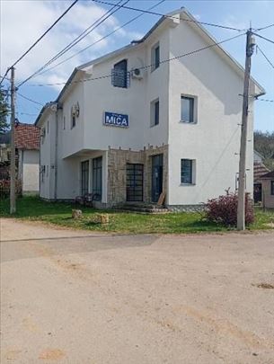 Kuća sa apartmanima