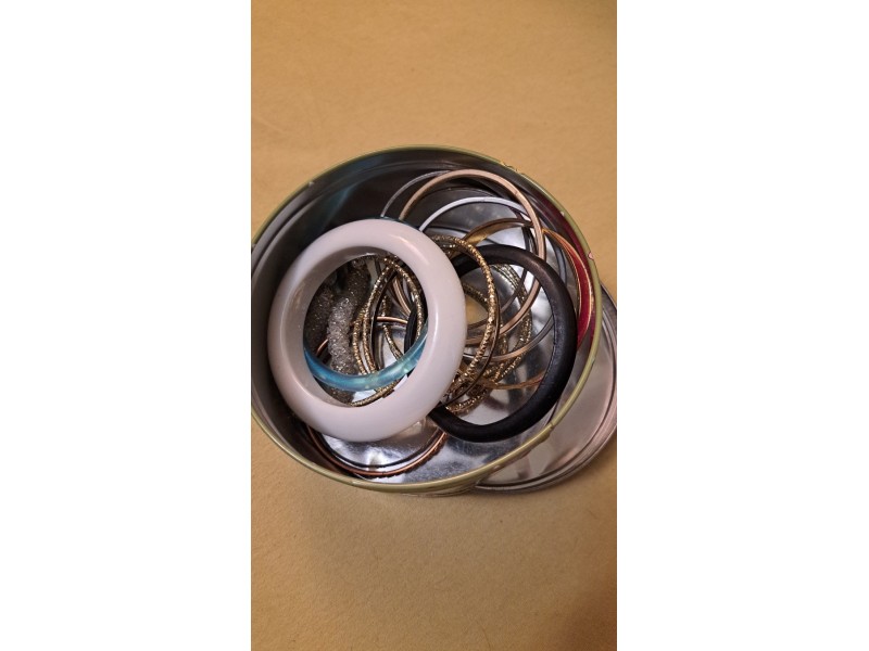 Mystery jar Lot nakita