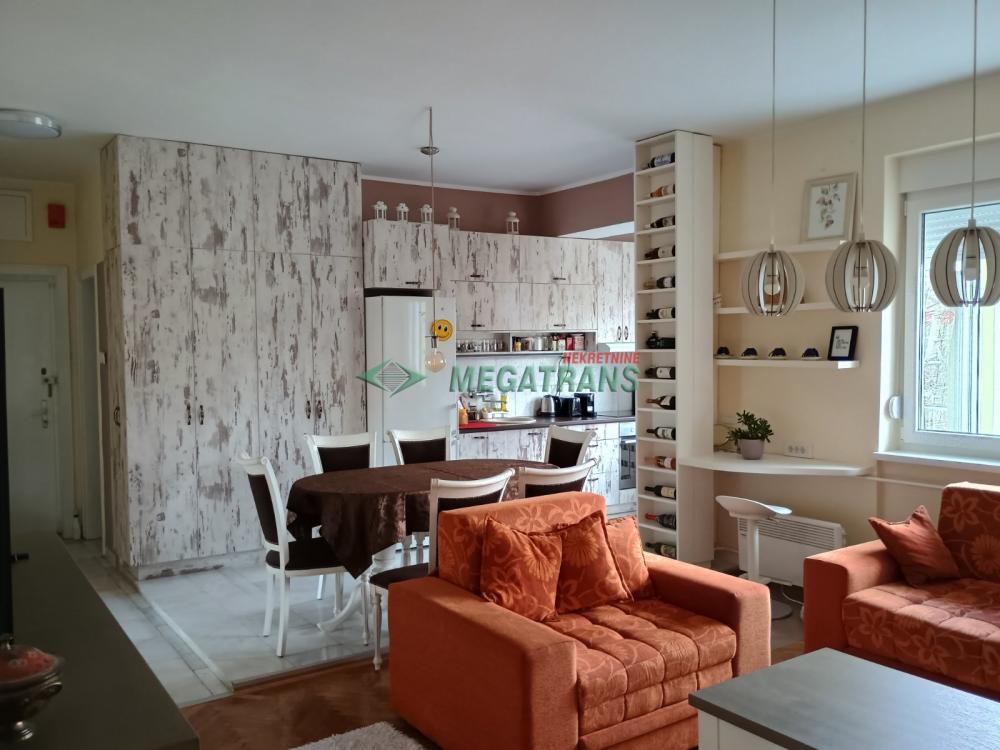 3 soban, 74m2, centar, Trg republike ID#1890
750 €