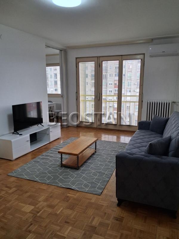 Novi Beograd - Blok 62 #67199
550 €