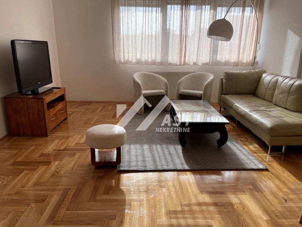Izdajem Pet Friendly lep komforan trosoban stan na Podbari !!! ID#6259
650 €