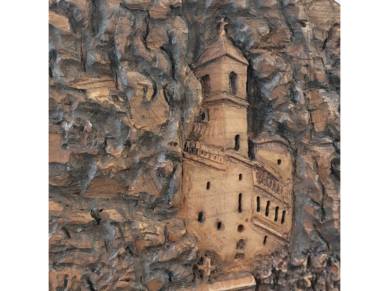 Ostrog u drvetu 26cm x 23cm