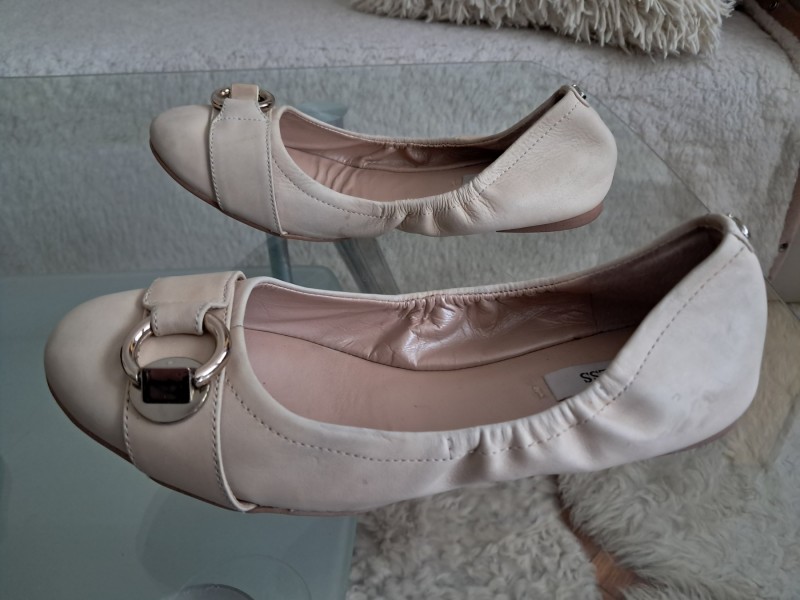 GUESS KREM BALETANKE PRIRODNA KOŽA 36