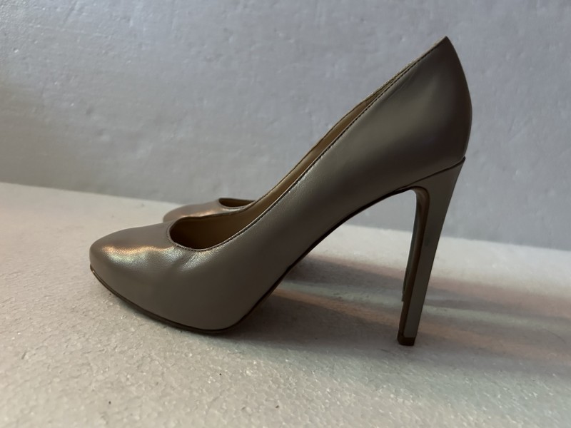 NINE WEST kozne nude salonke