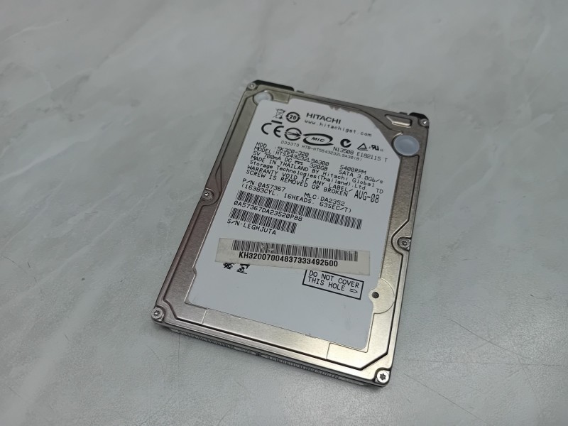 hard disk 2,5 sata hitachi ispravan 320gb