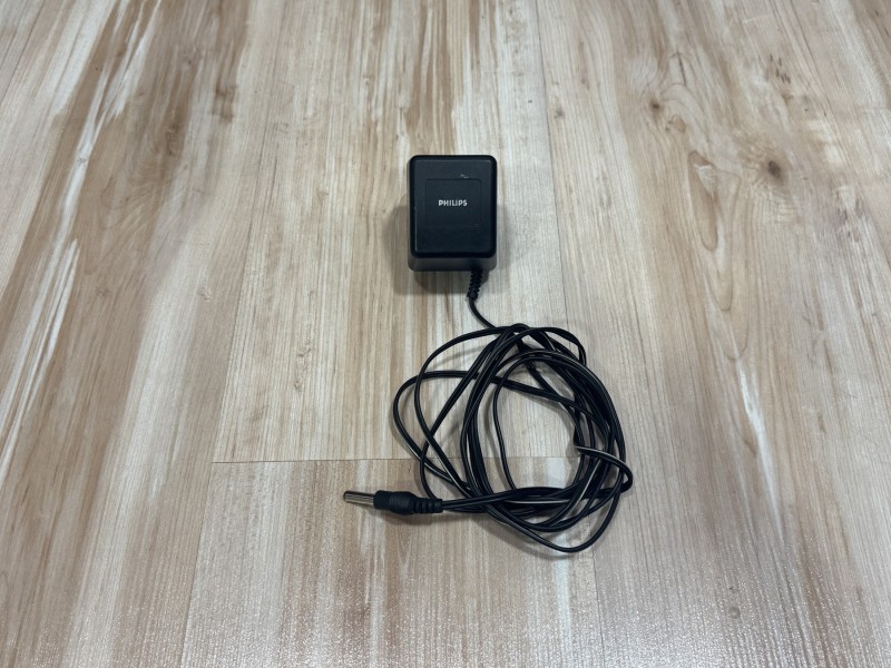 Philips 1,3V 1500mA adapter