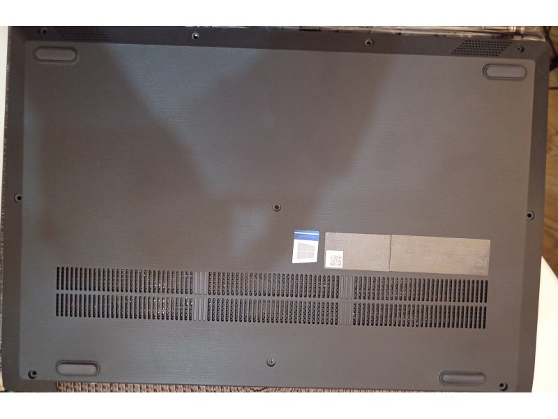 Donje kućište Kadaza laptop Lenovo v15-iiL model 82C5.