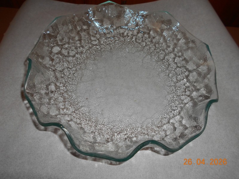 STAKLENA TACNA ZA KOLACE precnik 24cm dubina 5cm
