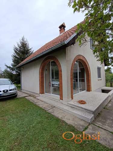 Čortanovci vikendica 85m2 na placu od 900m2 HITNO