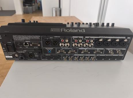 Emisioni aparat Roland VR50 MKII