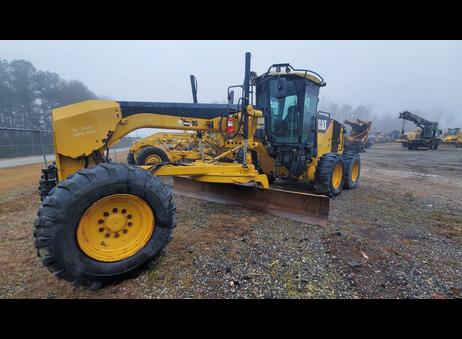 Motorni greder CAT 140M