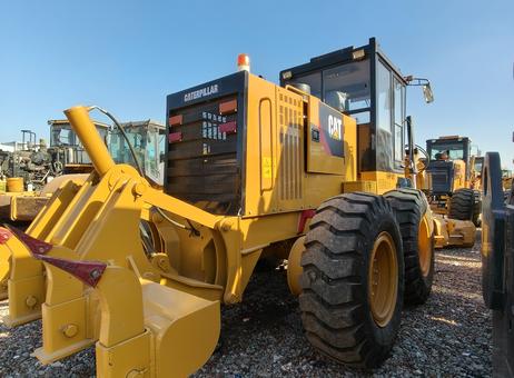 Motorni greder Caterpillar (CAT) 140H