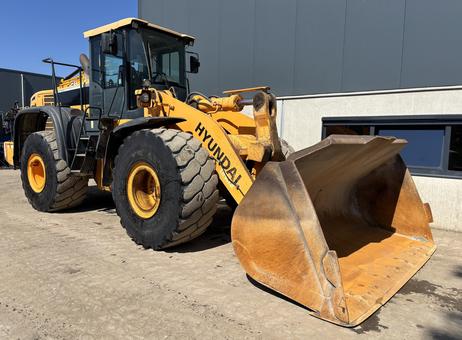 Loader Hyundai HL770-9