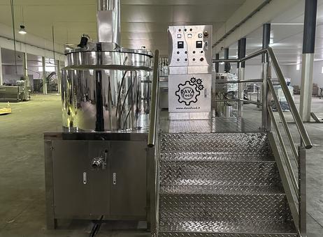 Dava Tech DF-500 - 500L emulgator/šporet/mešalica sa čeličnom platformom uključena.
