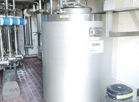 Mašine za hranu u water tank