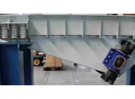 Merz Aufbereitungstechnik GmbH UR800/3000 Vibracioni transporter