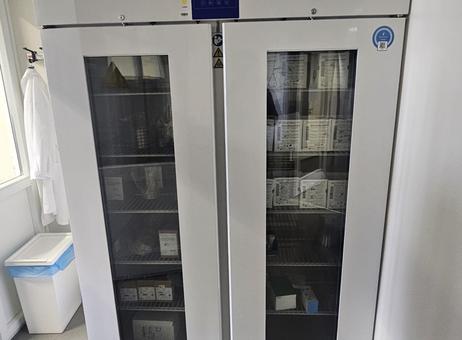 Laboratorijski frižider Liebherr Mediline LKPv 1422