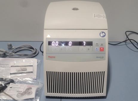 TERMO SCIENTIFIK MIKRO CL21R rashlađena laboratorijska centrifuga sa rotorom 75003424