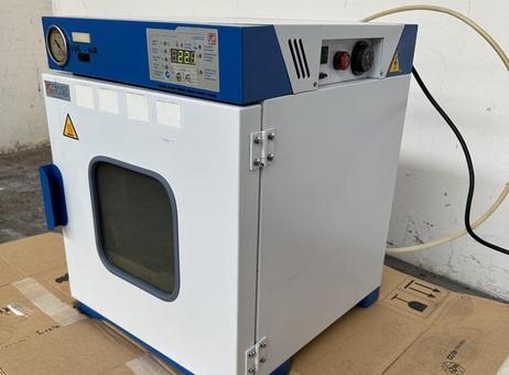 Vakuumska pećnica Etuves XF020, Francuska – kapacitet 20 l, do 200°C