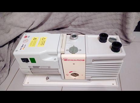 Laboratorijska oprema Edwards RV12